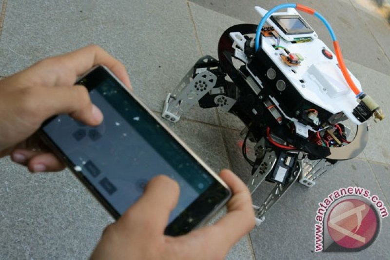 Prototipe Robot Pemadam Api - ANTARA News