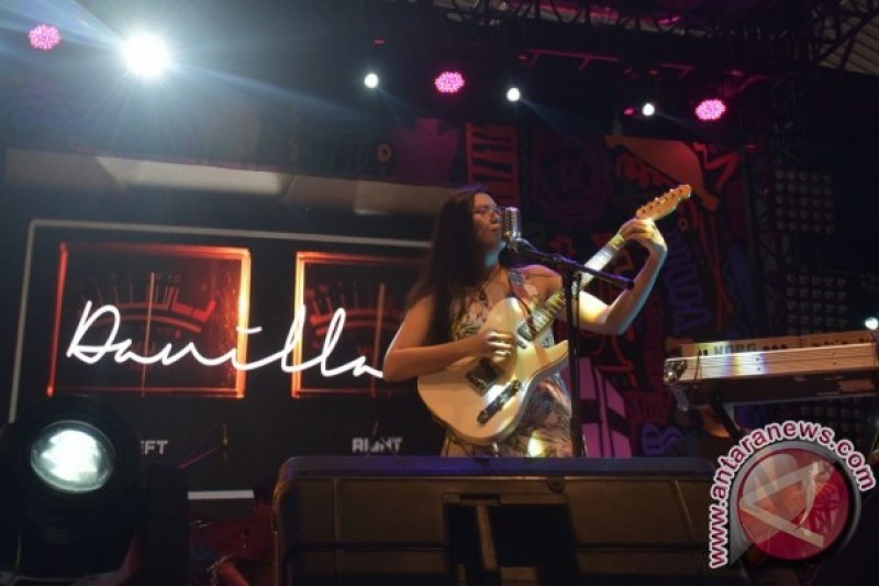 Danilla dan senjata-senjata barunya di Synchronize Fest 2017 - ANTARA News