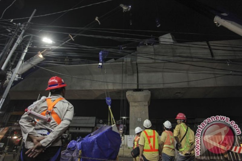 Jatuhnya parapet MRT langsung diselidiki - ANTARA News
