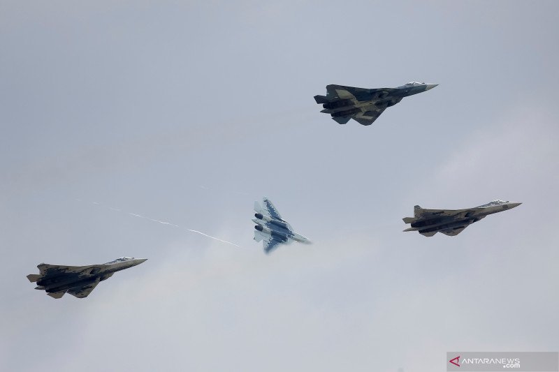 Aksi Sukhoi Su-57 dalam MAKS Air Show - ANTARA News