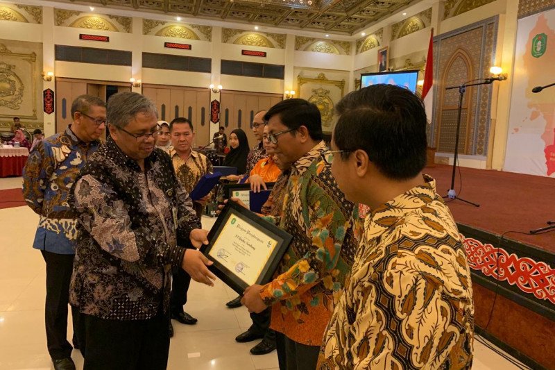 Antam raih penghargaan pembayaran PBB tepat waktu di Kalbar - ANTARA News
