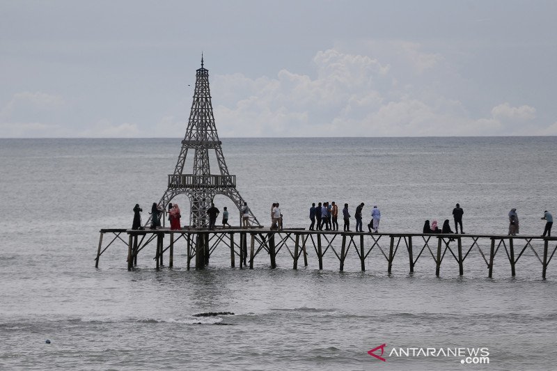 Wisatawan abaikan protokol kesehatan - ANTARA News Wisatawan abaikan protokol kesehatan - ANTARA News