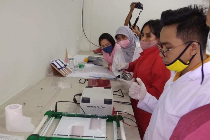 16 laboran siap operasikan laboratoium qPCR pool test di Kupang ...