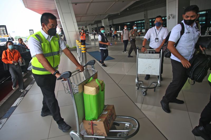 Hari pelanggan nasional di Bandara Soetta - ANTARA News