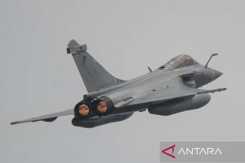 Flypass pesawat tempur Rafale - ANTARA News