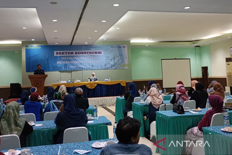 DPR mengajak UMKM Cirebon tumbuh bersama BUMN - ANTARA News