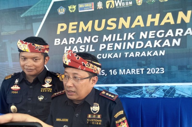 Bea Cukai Tarakan memusnahkan 17 bal pakaian bekas - ANTARA News Kalimantan Utara