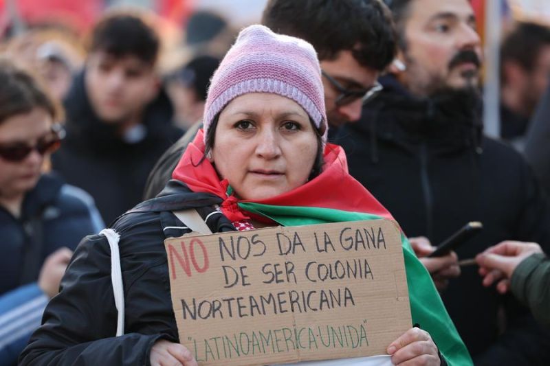 Demo menentang serangan AS ke Venezuela digelar di Italia dan Inggris ...