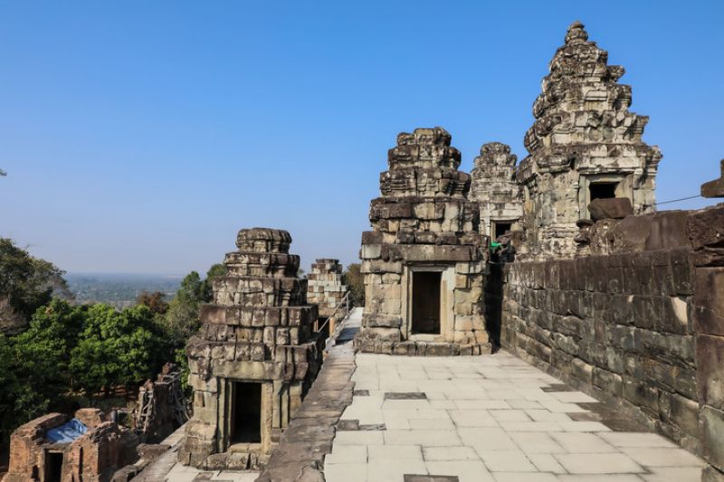Restorasi Kuil Phnom Bakheng berlanjut di Taman Arkeologi Angkor ...